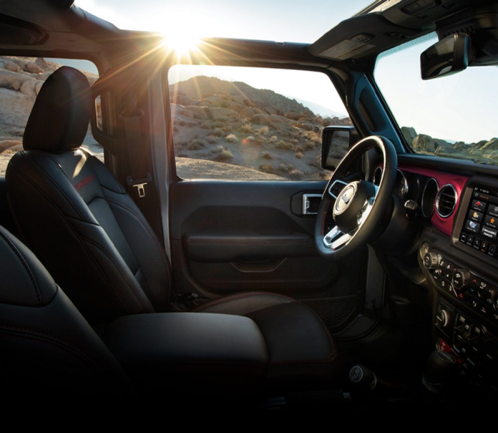 Jeep® Gladiator Interior - Truck Interior Features